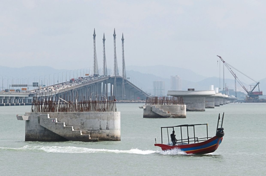 Poles bring glow to Penang bridge - Henry Butcher Malaysia Penang